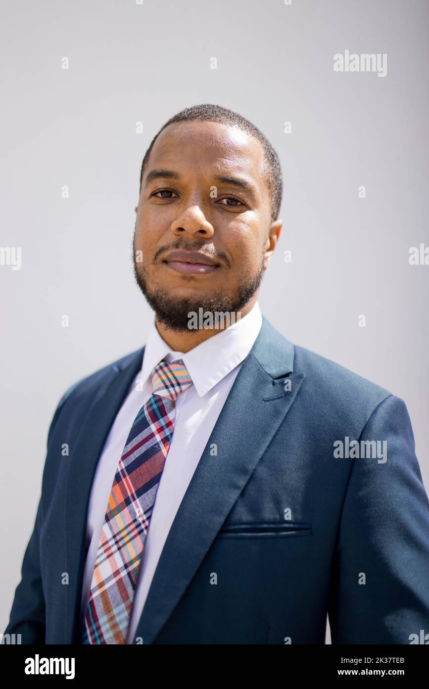 Handsome men suit hi-res stock photography and images - Alamy