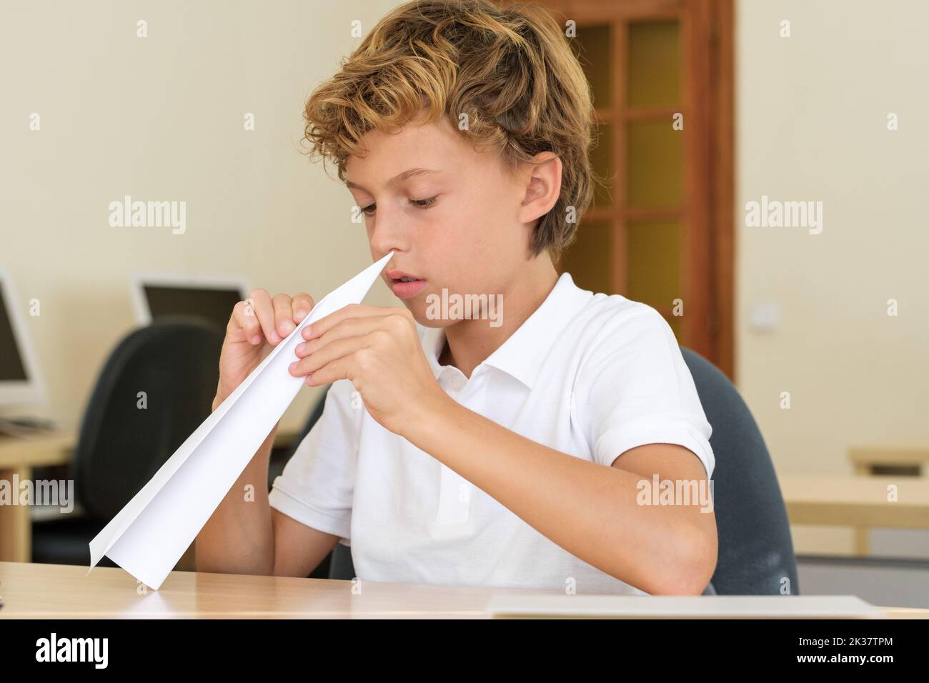 Paper airplane classroom hi-res stock photography and images - Alamy