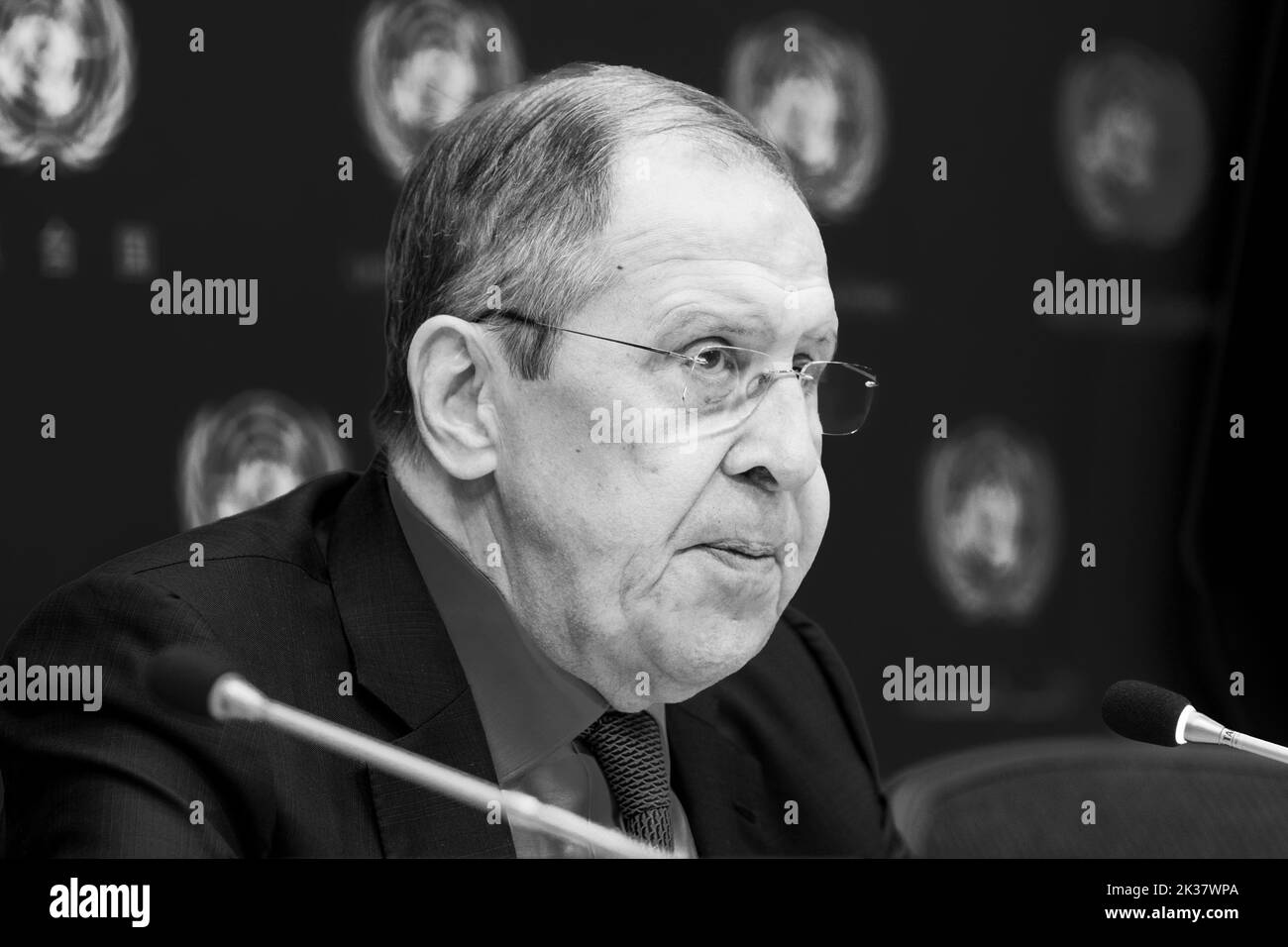 Briefing un headquarters Black and White Stock Photos & Images - Alamy