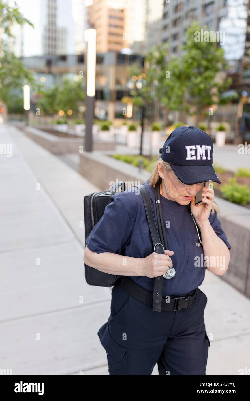 Medical emergency phone hi-res stock photography and images - Alamy