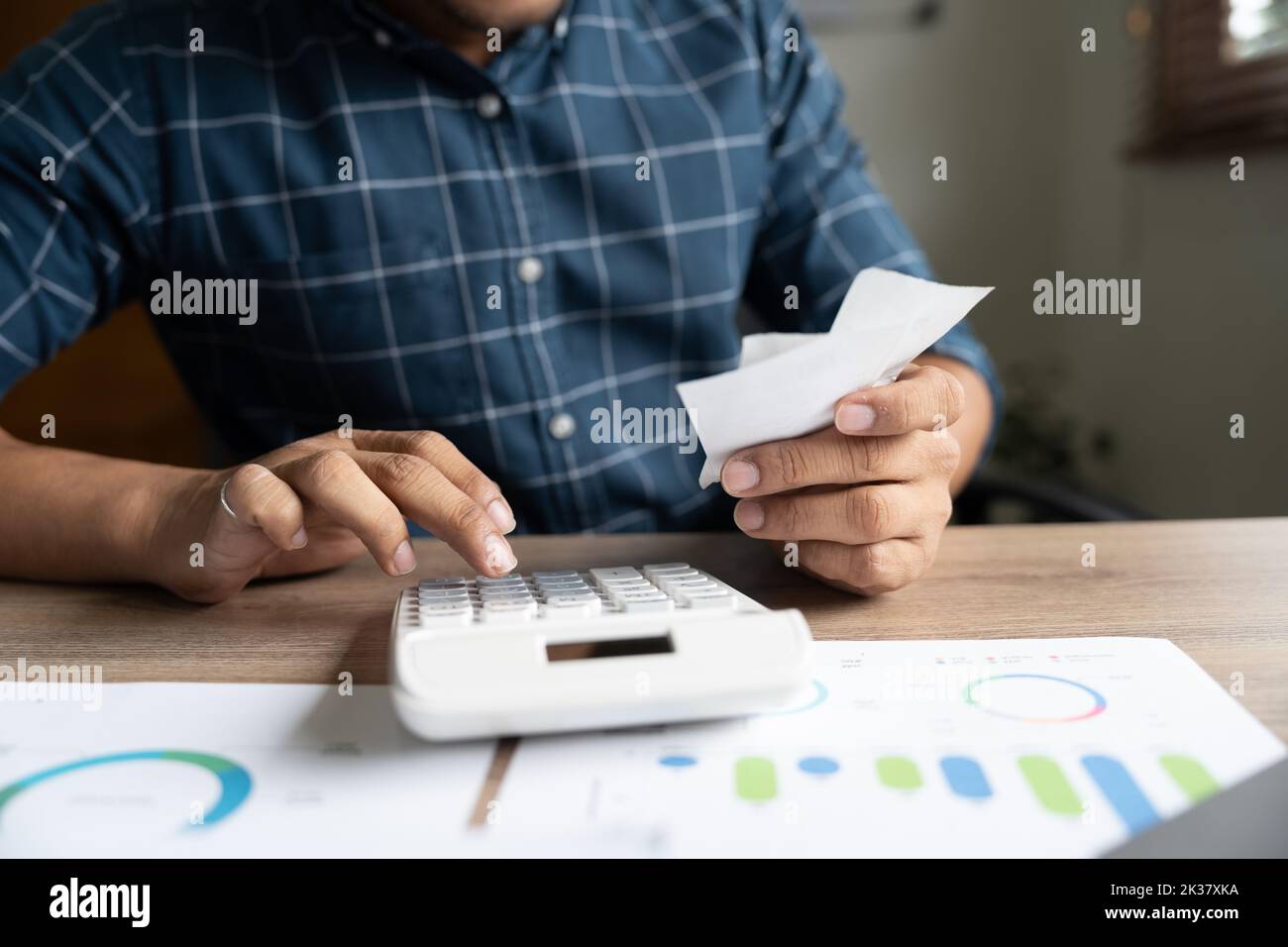 Woman bills stress hi-res stock photography and images - Alamy