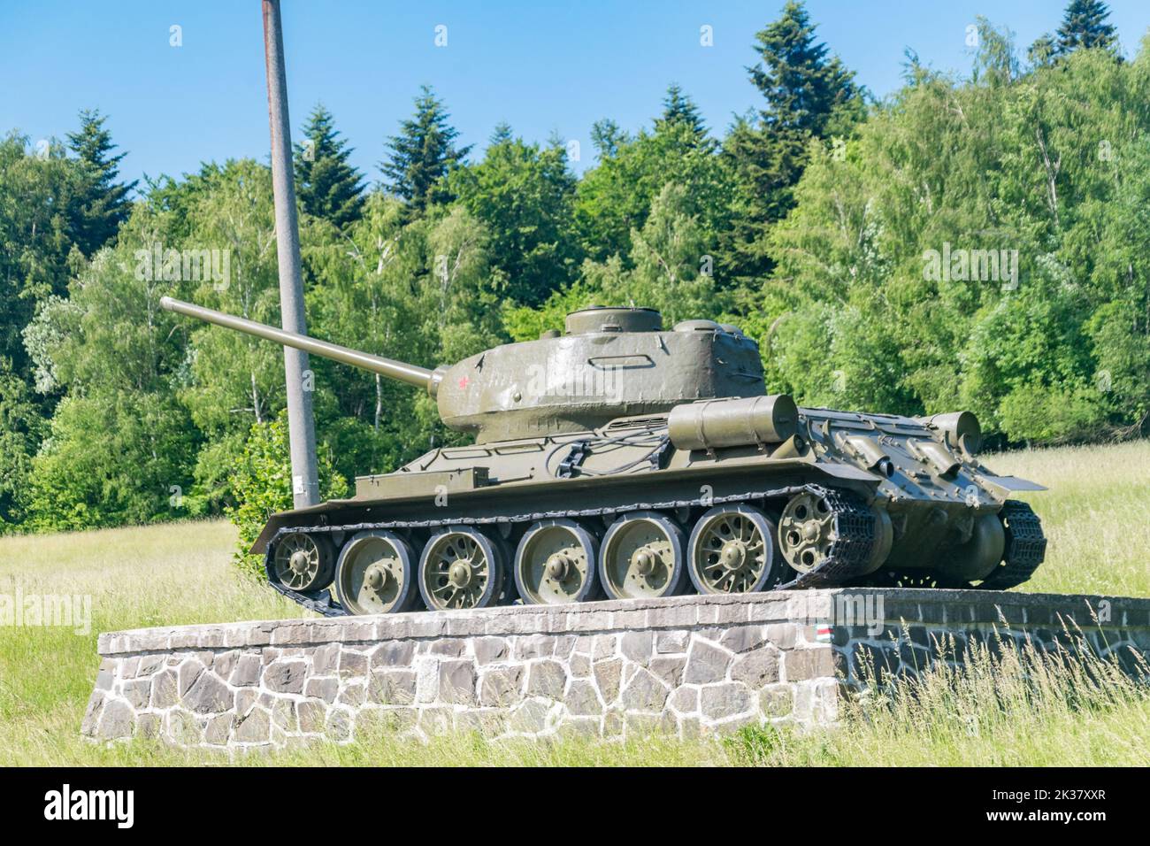 T34 soviet tank hi-res stock photography and images - Alamy