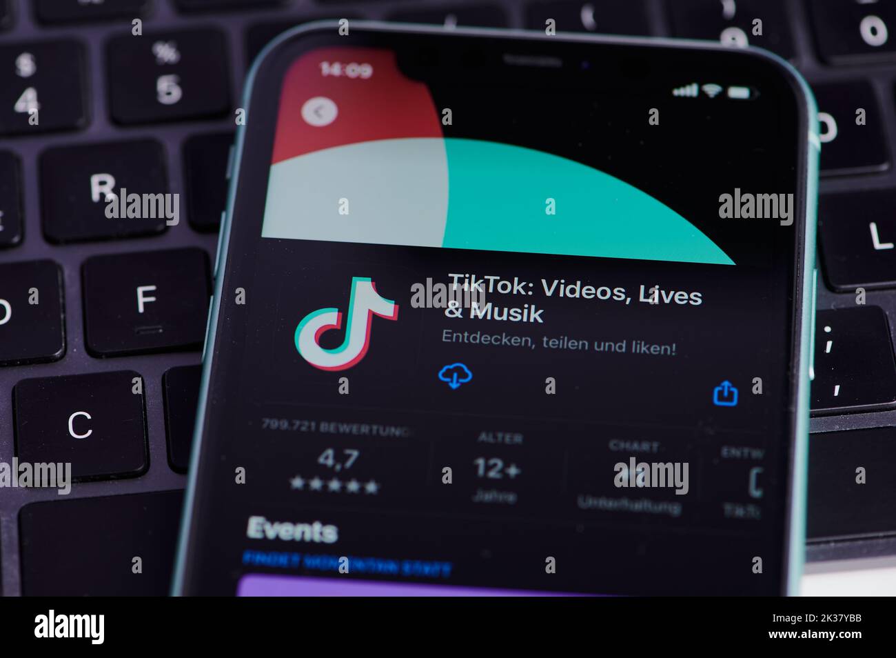 Tiktok app icon hi-res stock photography and images - Alamy