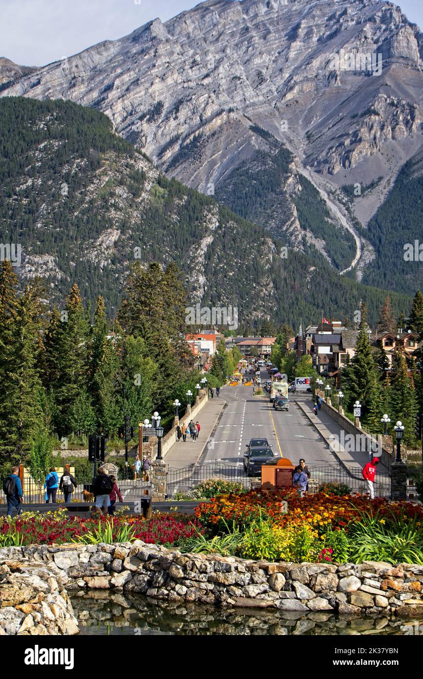 Banff town people hi-res stock photography and images - Alamy