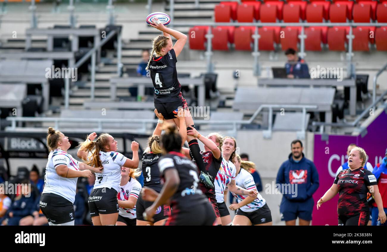Fi McIntosh of Saracens Women secures the line in ball during the ...