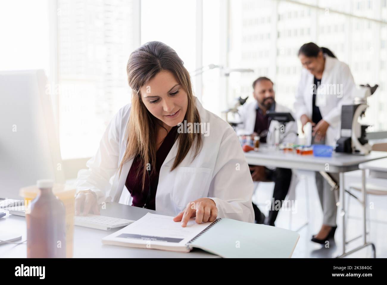 Person computer paperwork data hi-res stock photography and images - Alamy