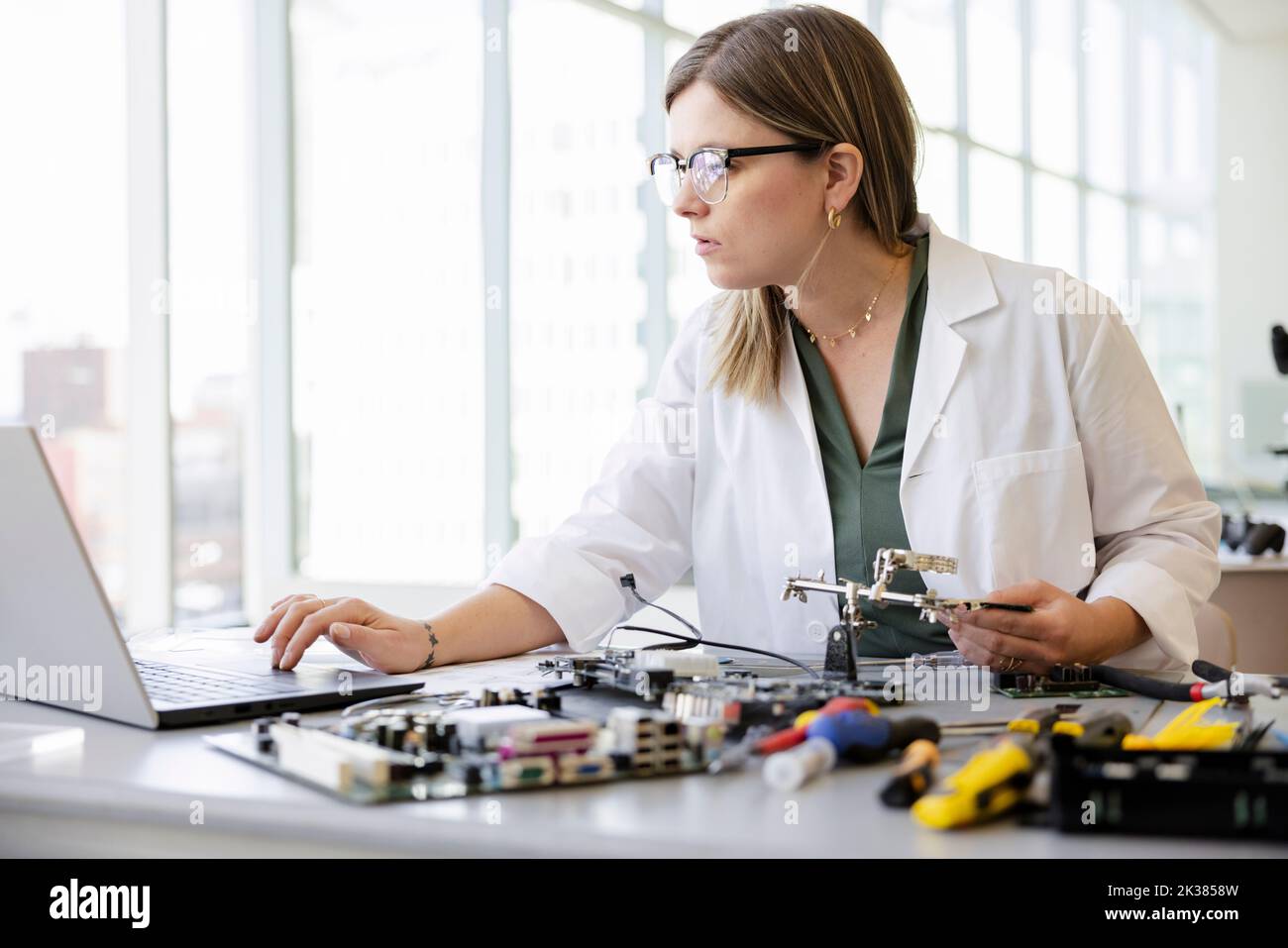 Laptop board hi-res stock photography and images - Alamy