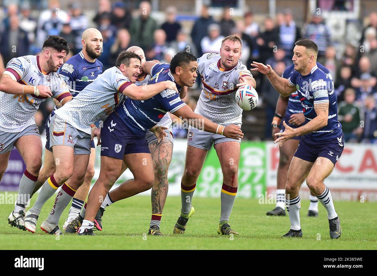 Featherstone, England -25th September 2022 - Batley force an error from ...