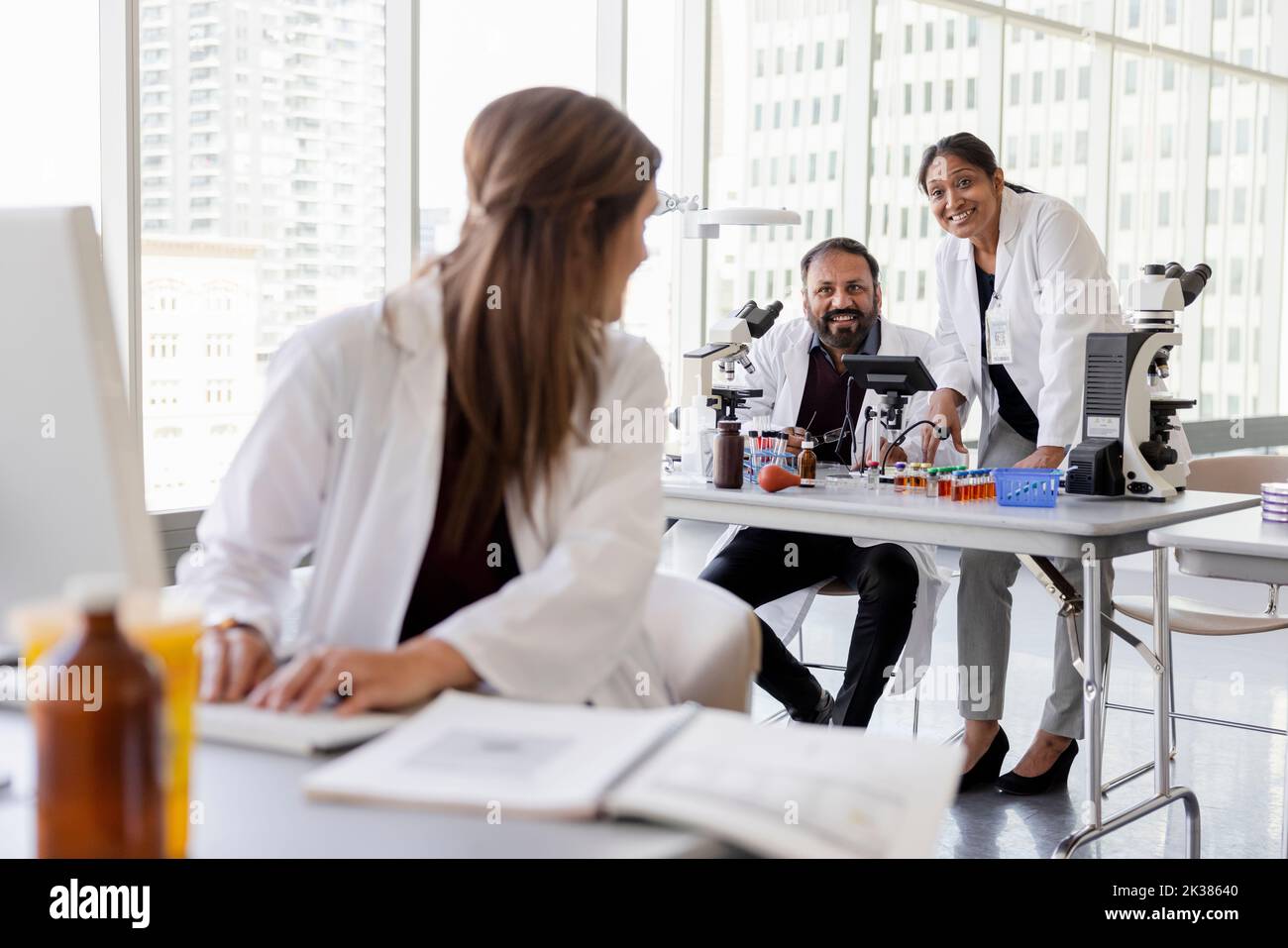 Three scientists hi-res stock photography and images - Alamy