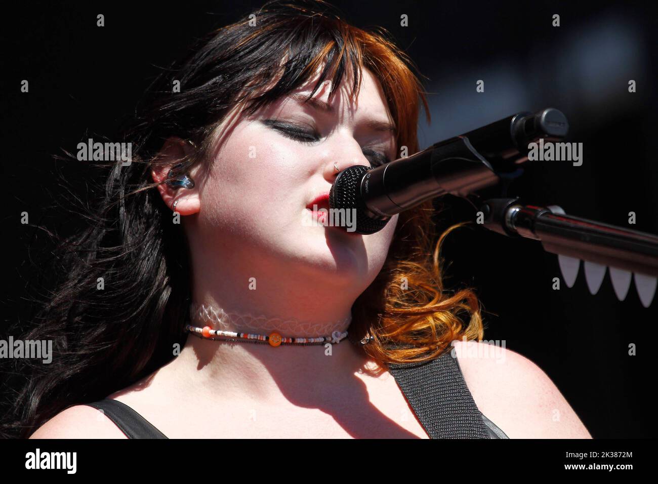 2022 iheartradio music festival daytime stage hi-res stock photography ...