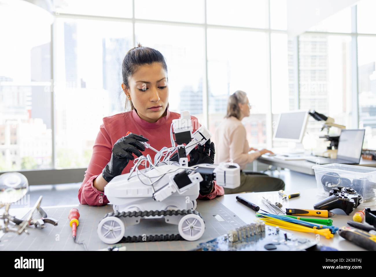 Laboratory robotics hi-res stock photography and images - Alamy