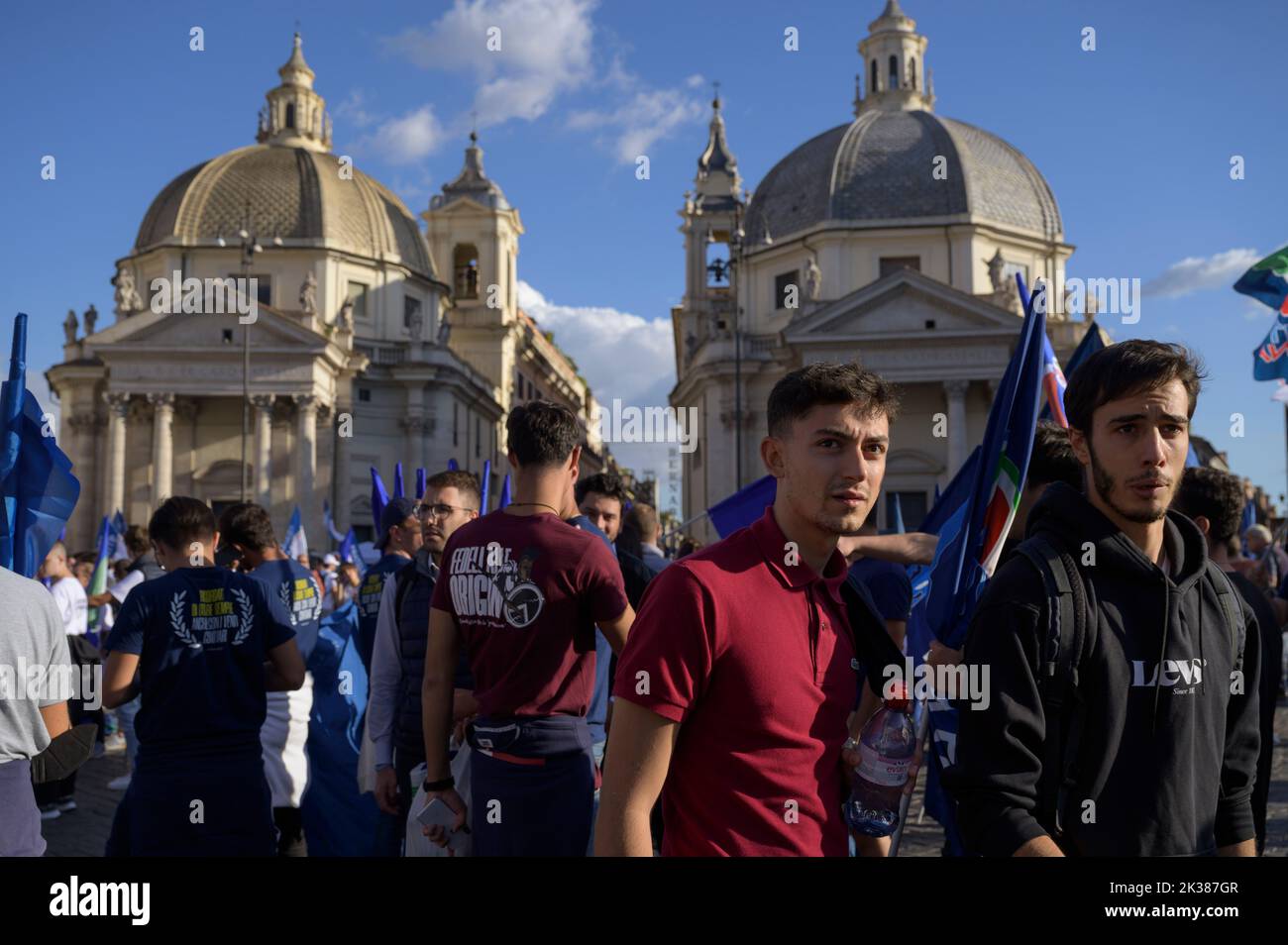 Come insieme hi-res stock photography and images - Alamy