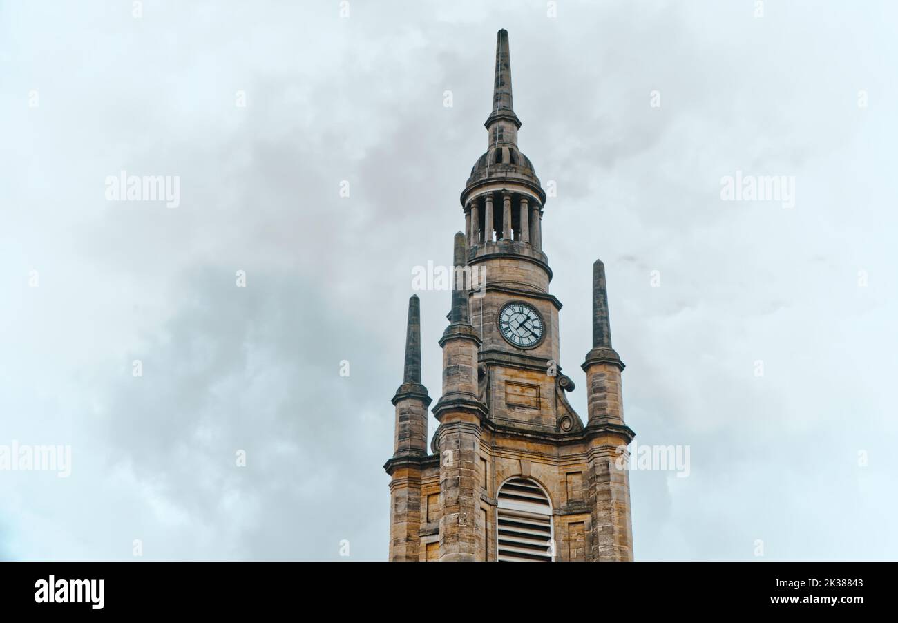 A St George's Tron Church under blue bright sky in Glasgow Stock Photo ...