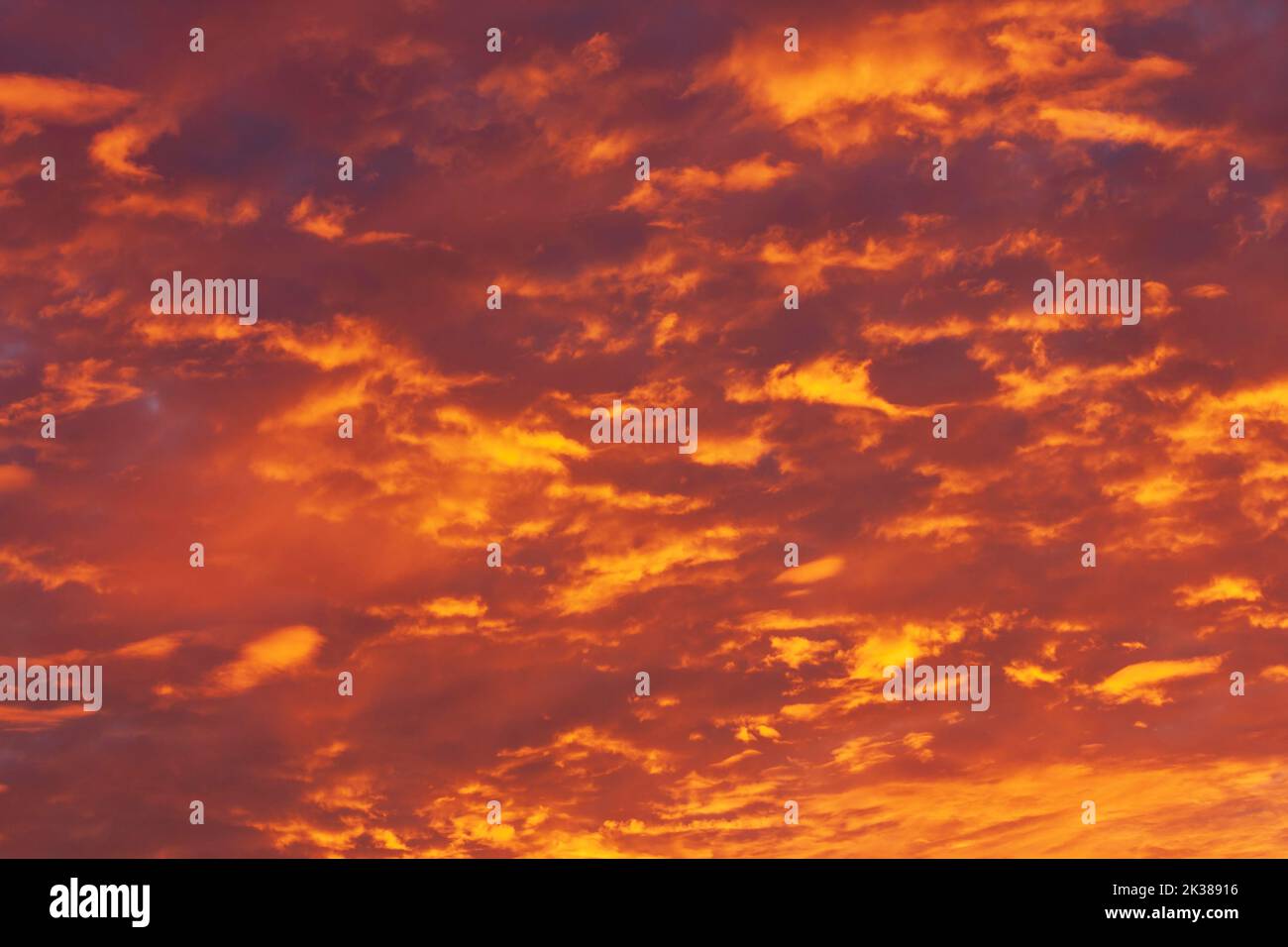 Picturesque cloudy sky hi-res stock photography and images - Alamy
