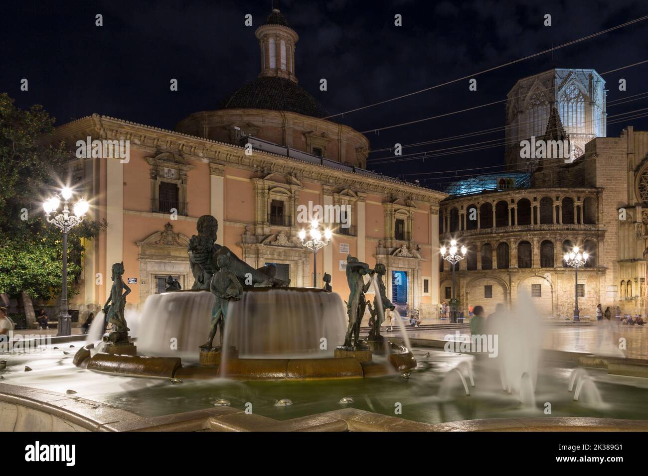 Fuente de la virgen hi-res stock photography and images - Alamy