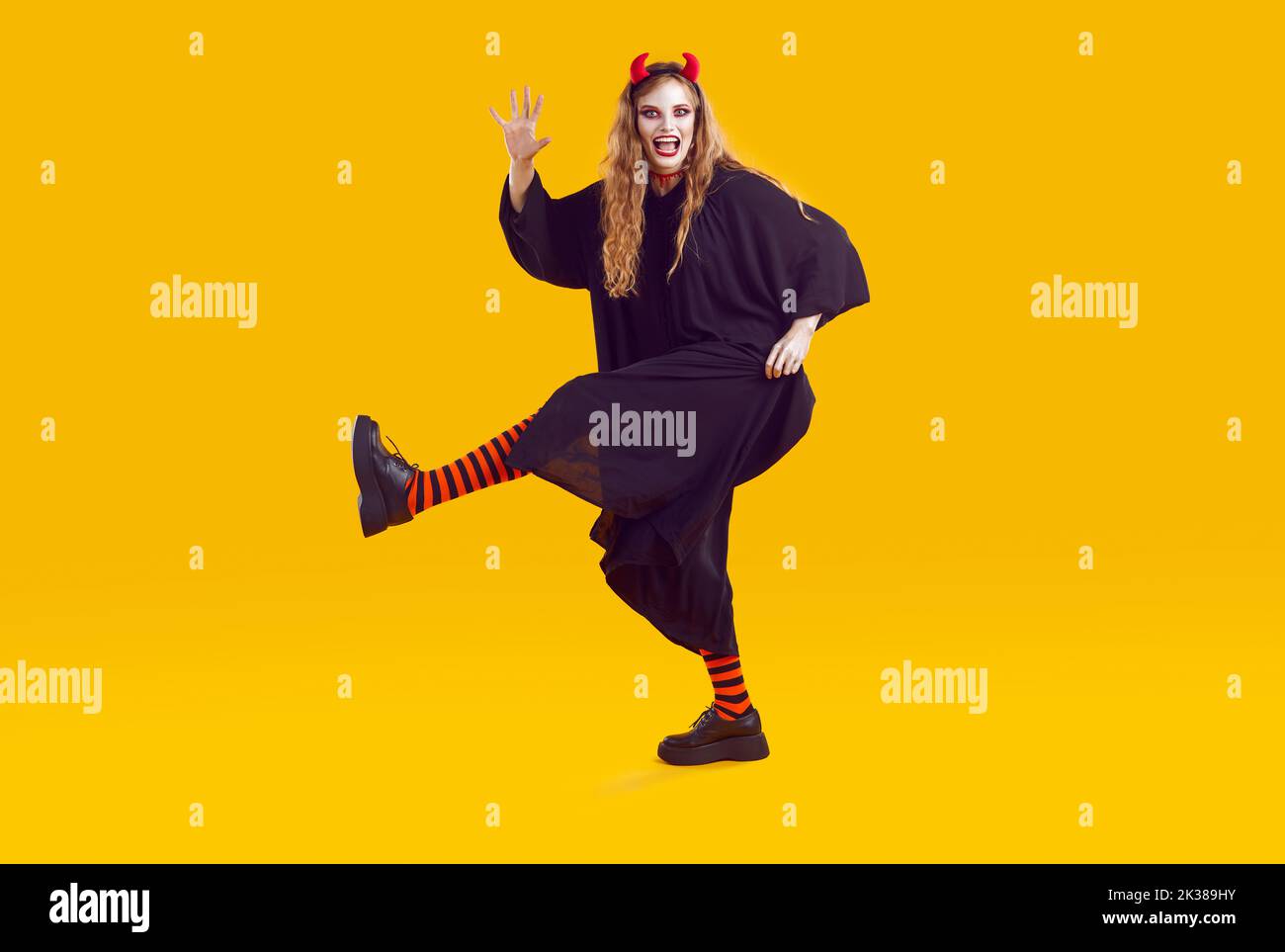 Evil woman face hi-res stock photography and images - Alamy