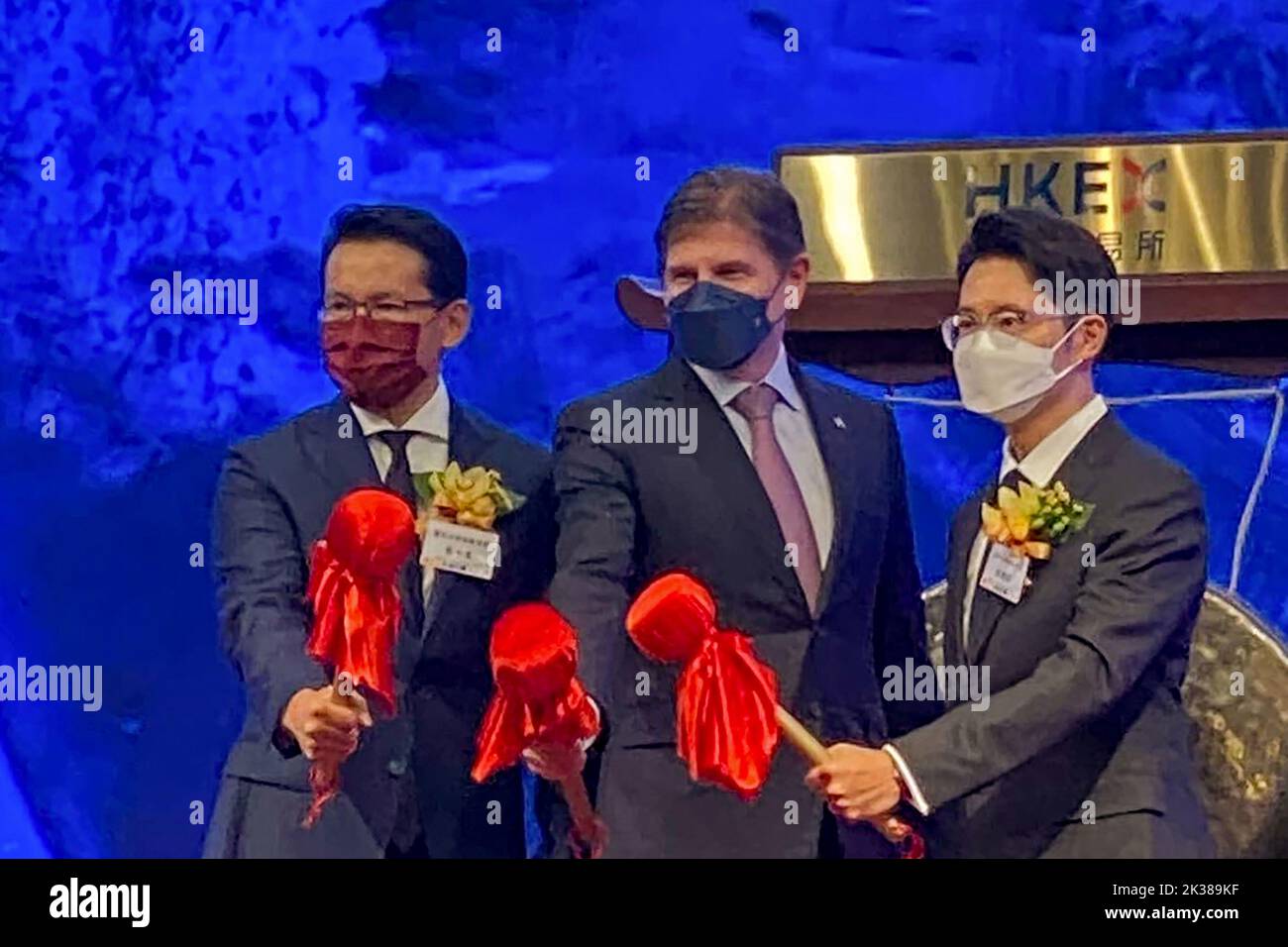 The trading debut of Tencent Music Entertainment Group (TME) at the ...