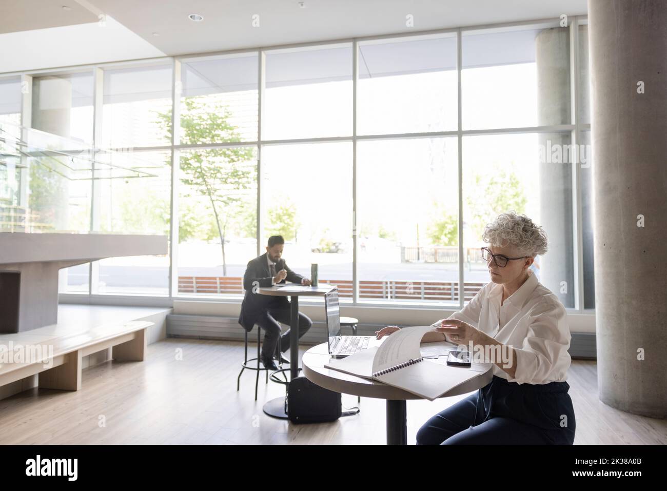 Lobby of a modern office hi-res stock photography and images - Alamy