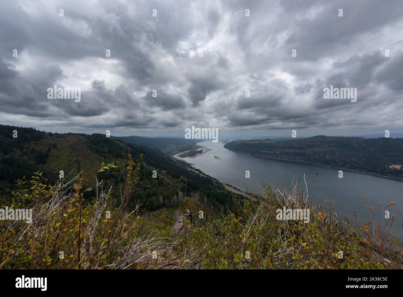 Dramatic sky and majestic landscape views of the Columbia River Gorge ...