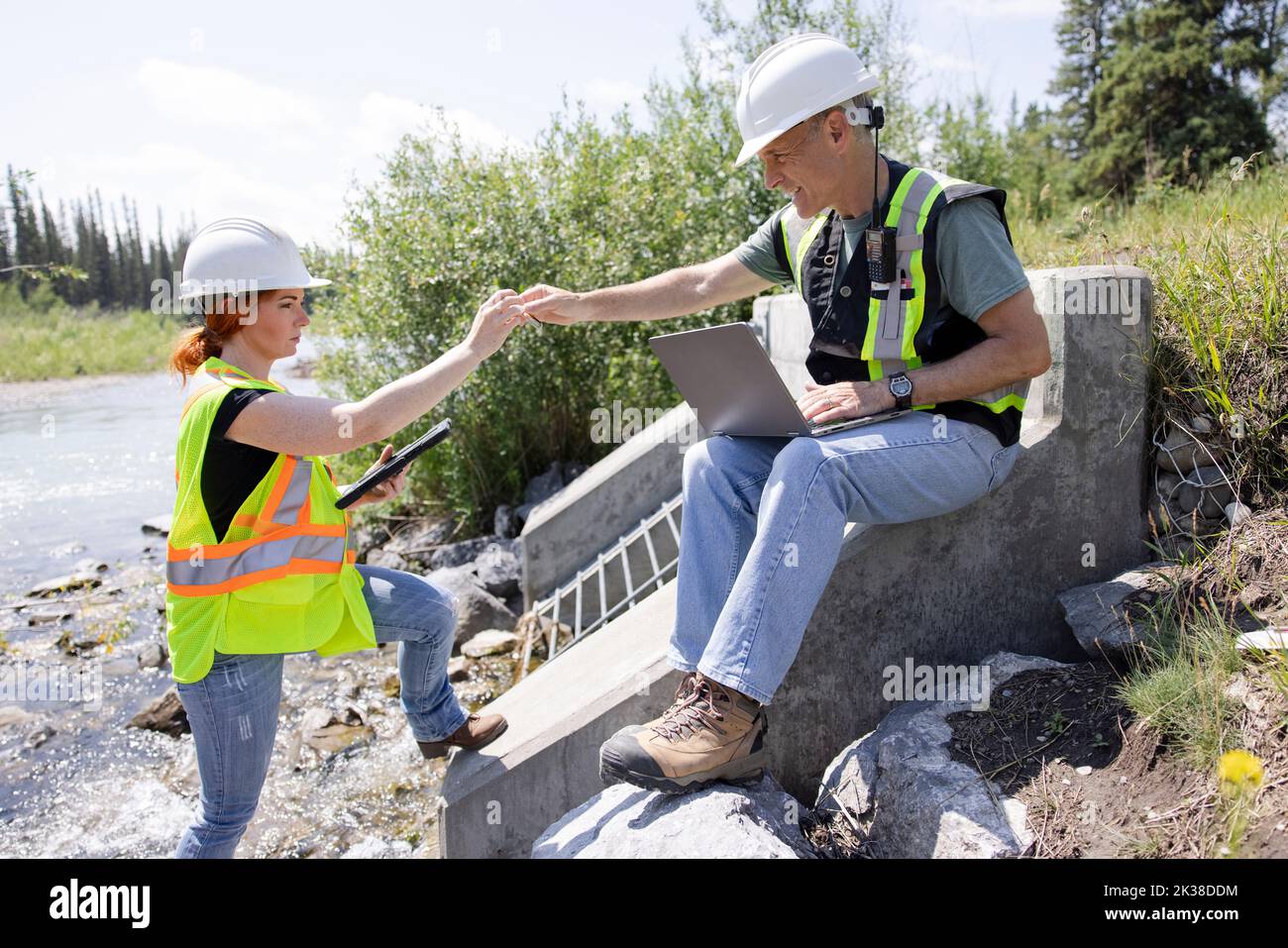 Quality inspectors hi-res stock photography and images - Alamy