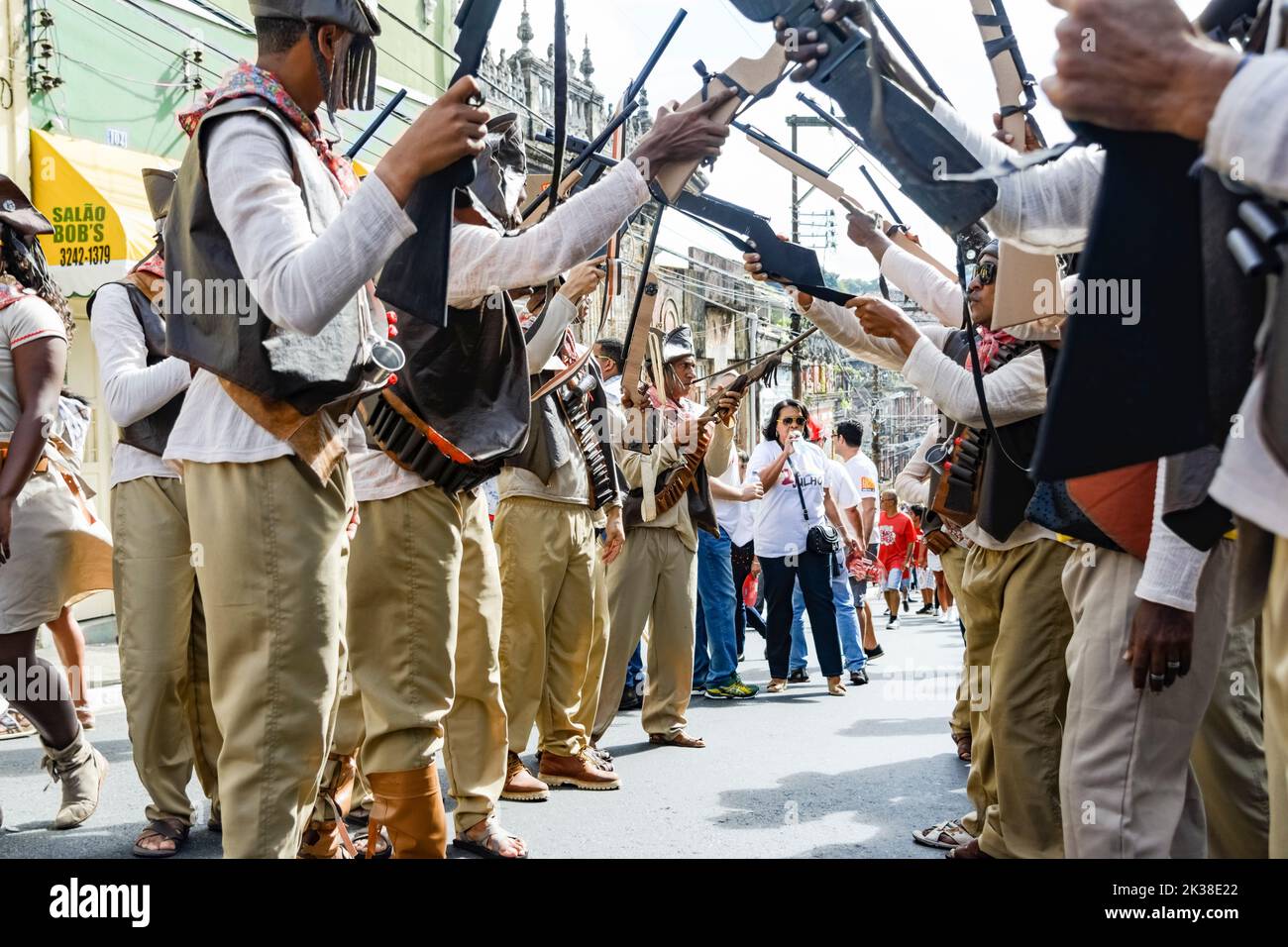 The view of people wearing pirate costumes and weapons on Bahia's ...
