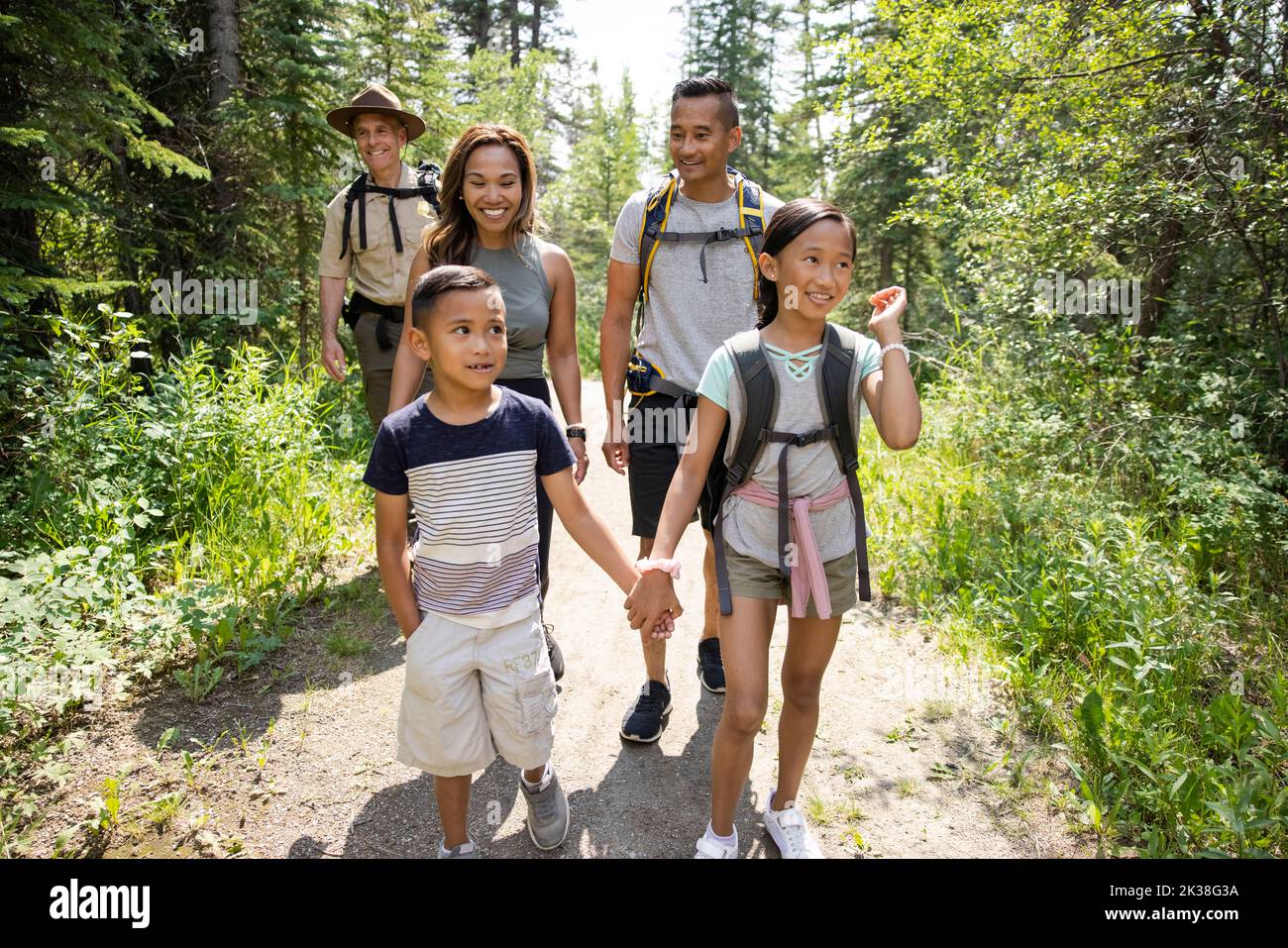 Family walk nature hi-res stock photography and images - Alamy