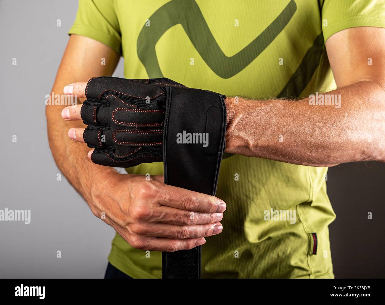 Wrapping hands hi-res stock photography and images - Alamy