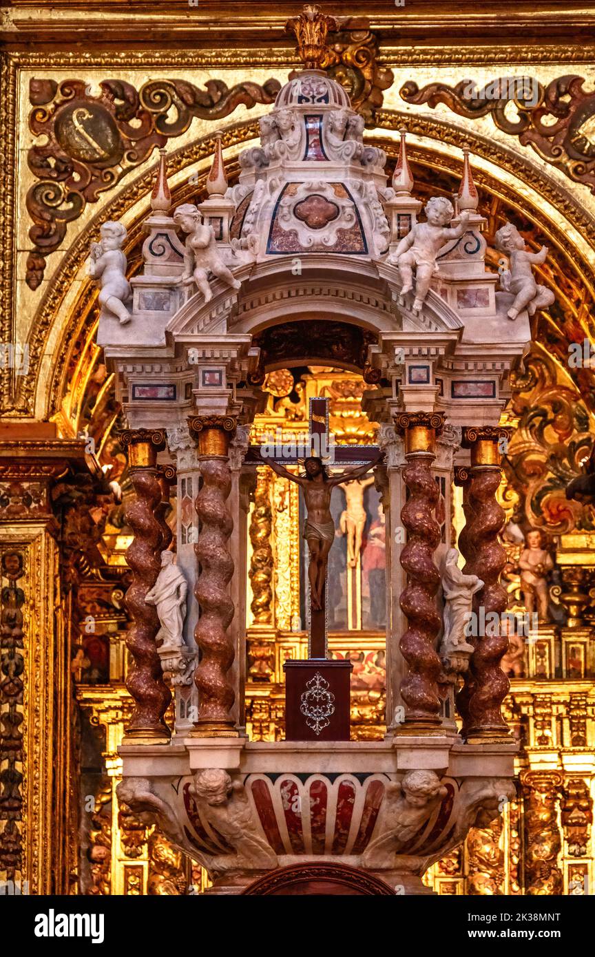 Jesus christ altar cathedral hi-res stock photography and images - Alamy