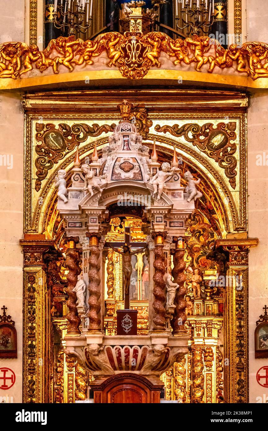 Cathedral church interior crucified hi-res stock photography and images ...