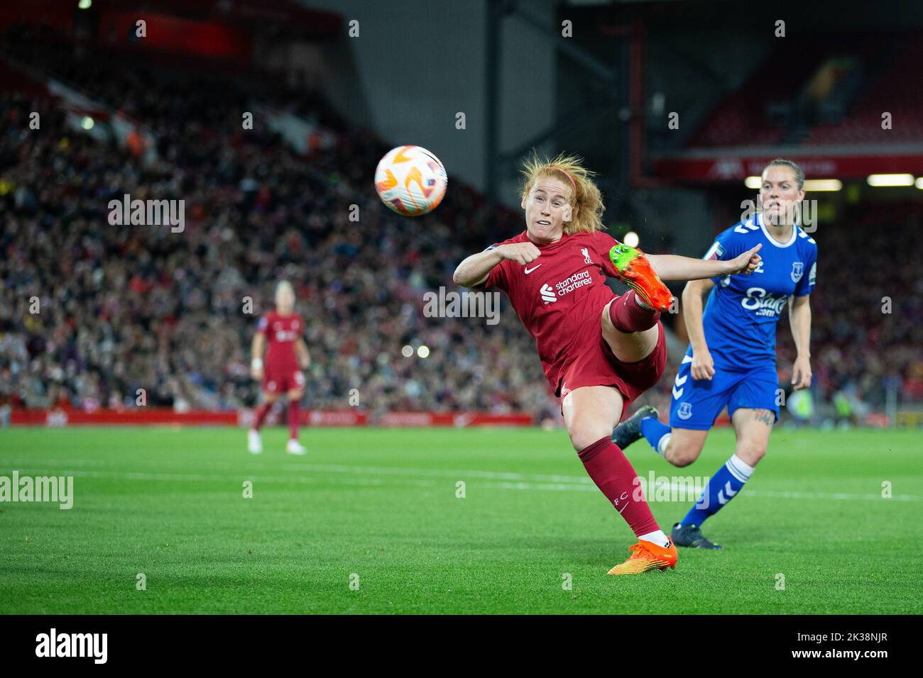 Rachel Furness #10 of Liverpool Women shoots during the The Fa Women's ...