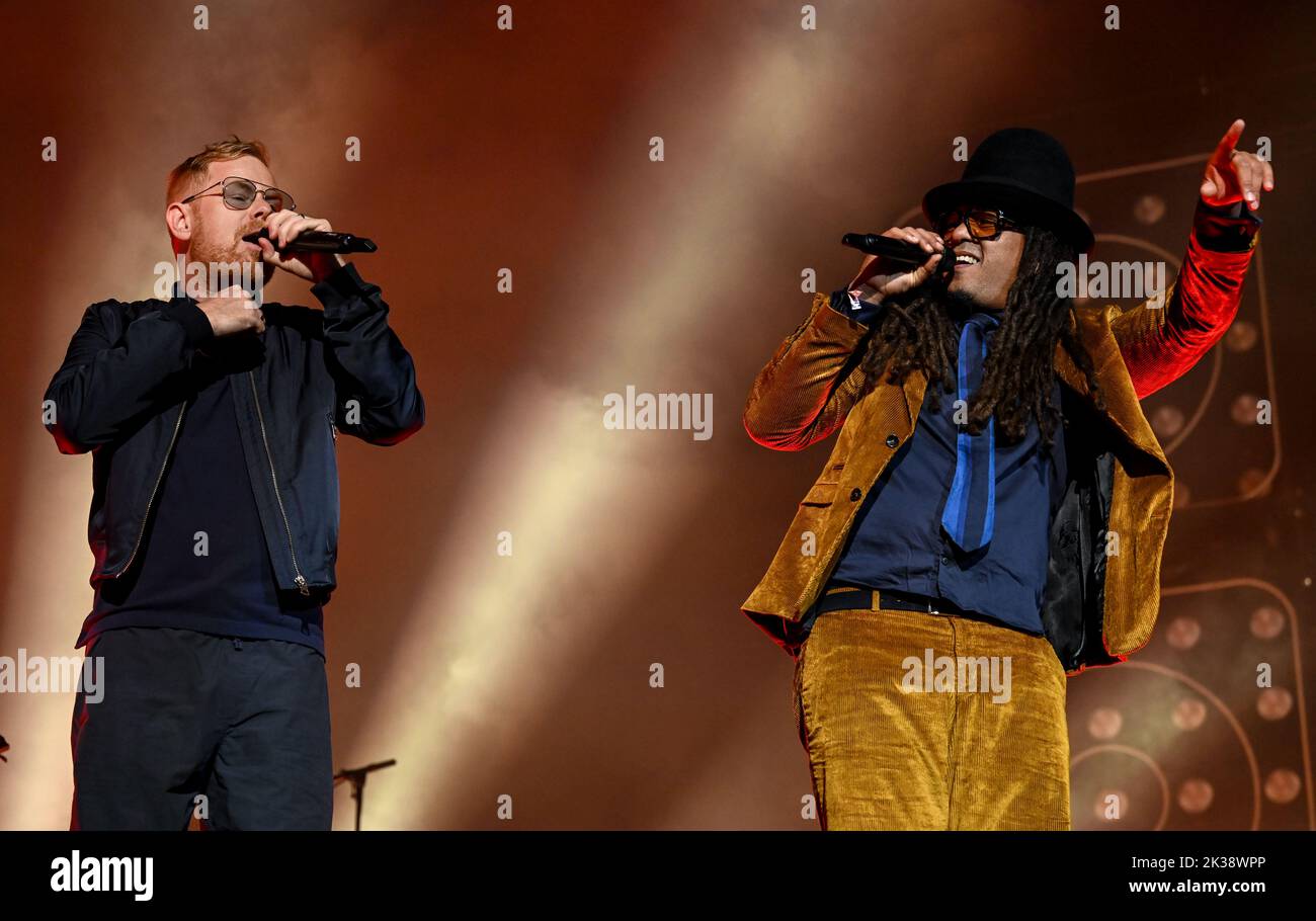 Berlin, Germany. 25th Sep, 2022. Singers Peter Fox (l) and Dellé of the ...