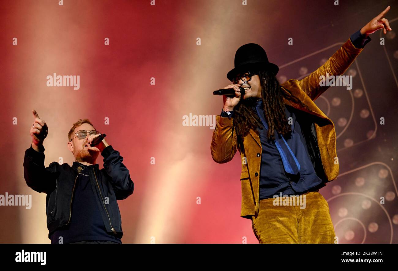 Berlin, Germany. 25th Sep, 2022. Singers Peter Fox (l) and Dellé of the ...