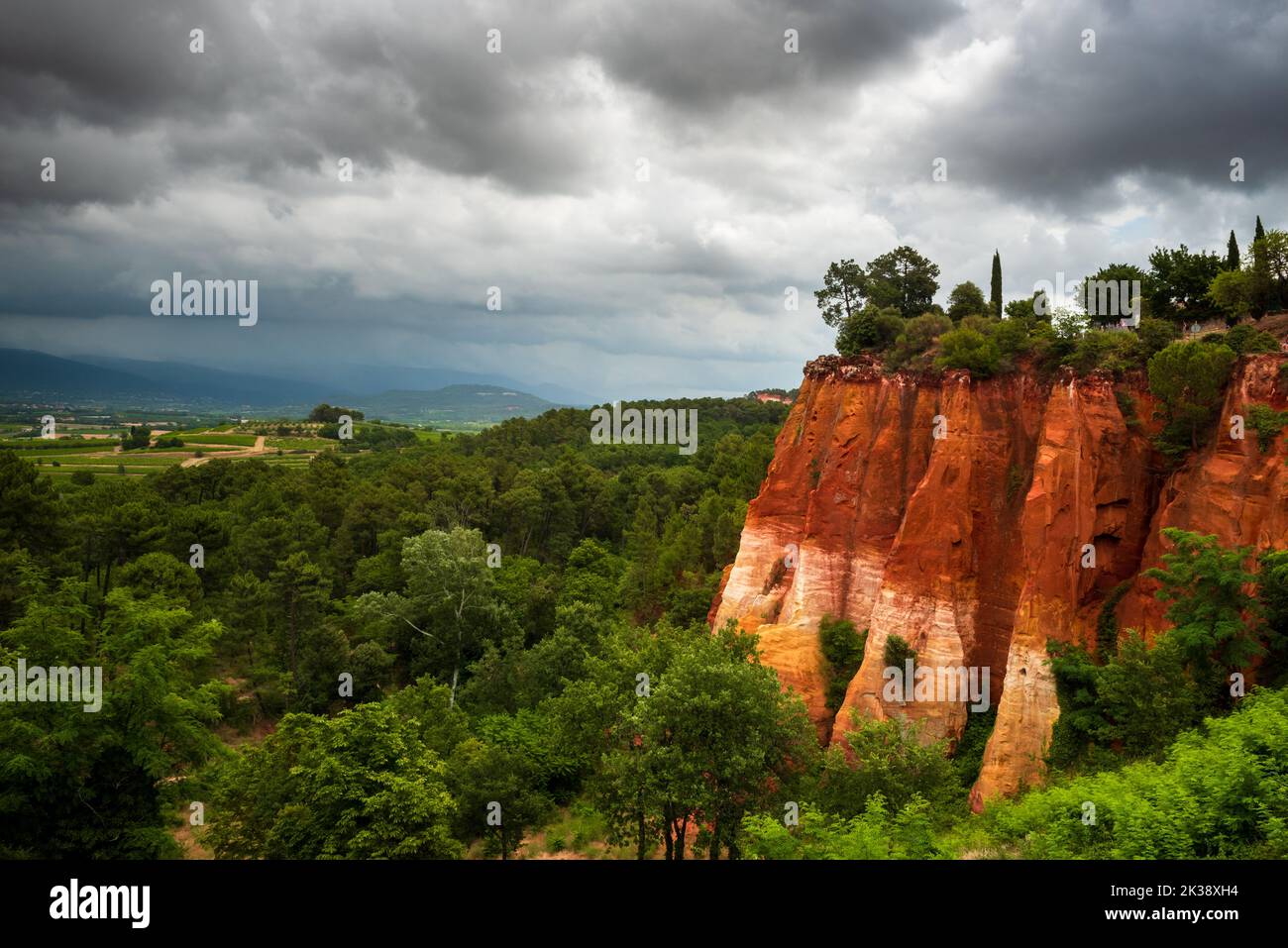 Red ocher hi-res stock photography and images - Alamy