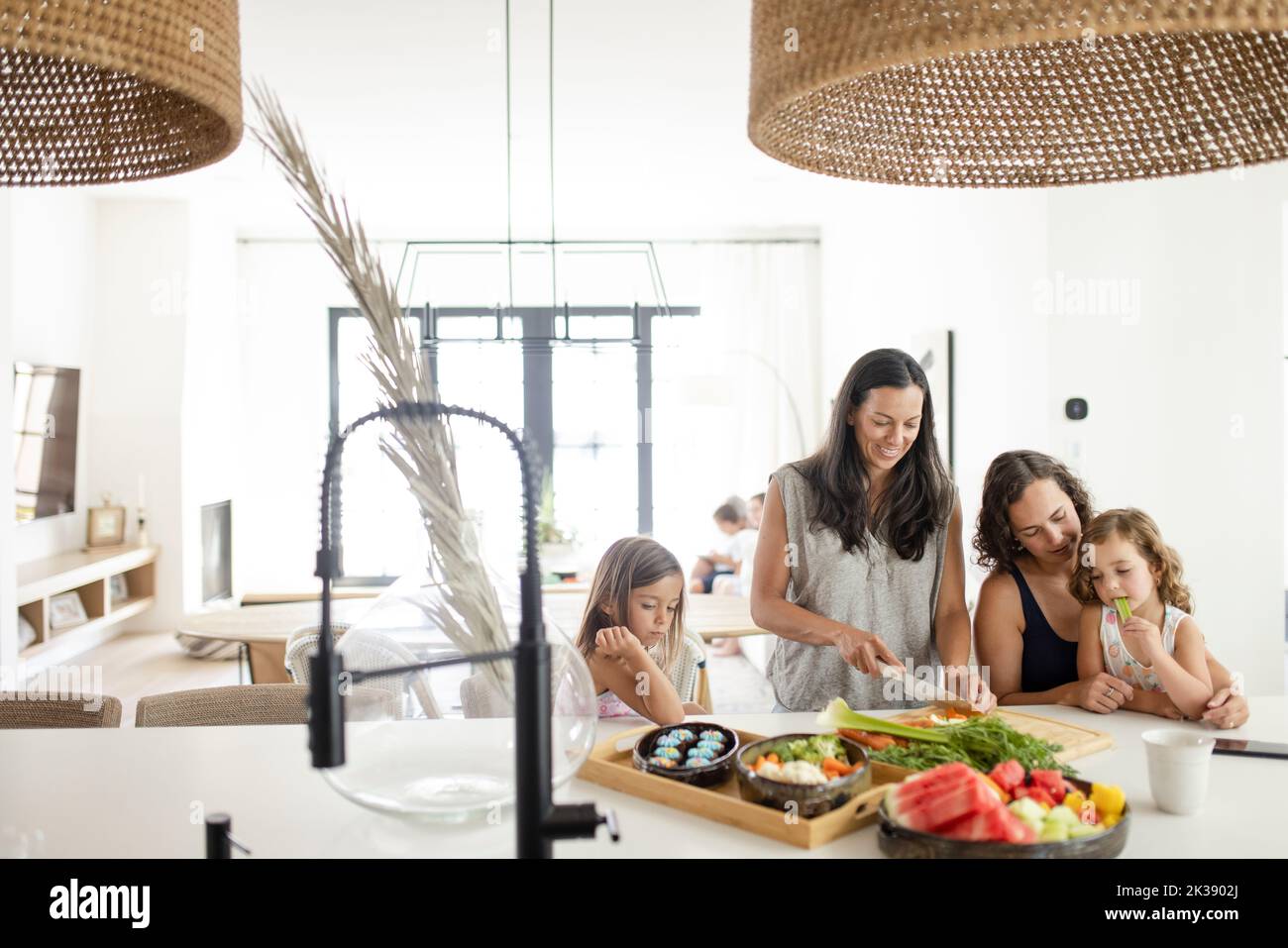 Cutting vegetables kitchen hi-res stock photography and images - Alamy
