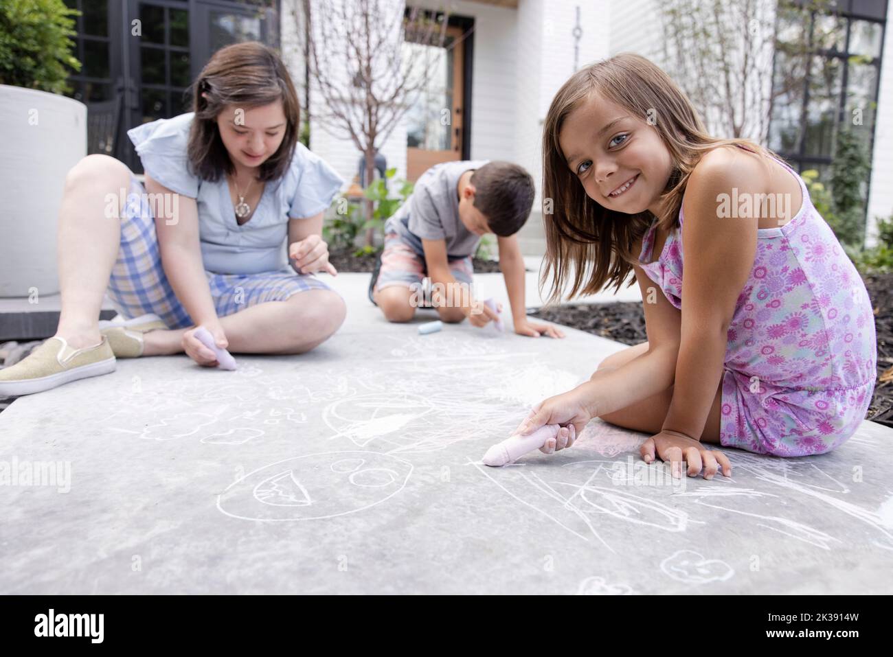 Chalk drawing simple hi-res stock photography and images - Alamy