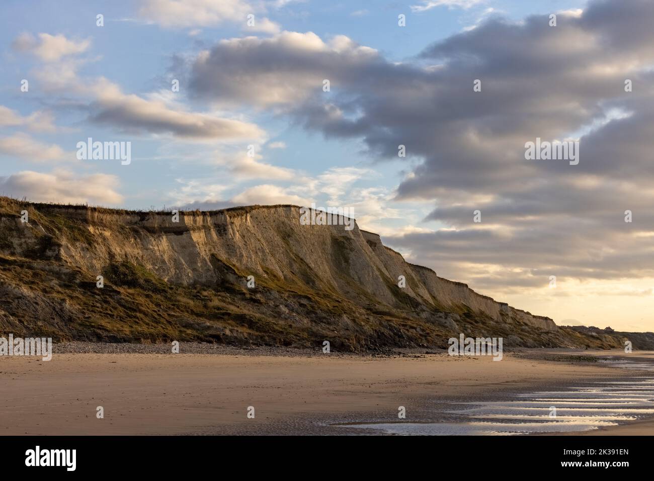 Seascape of the opal coast of Cap Blanc Nez, showing the Monument at ...