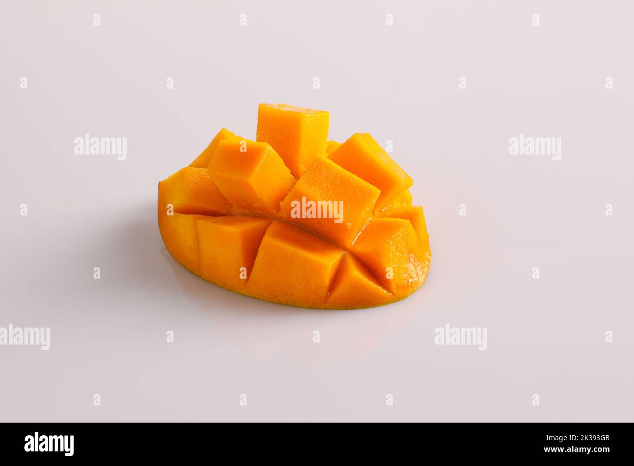 Fresh mango with mango slice and leaves Stock Photo - Alamy