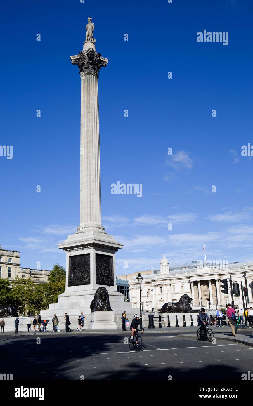 Nelsons column building hi-res stock photography and images - Alamy