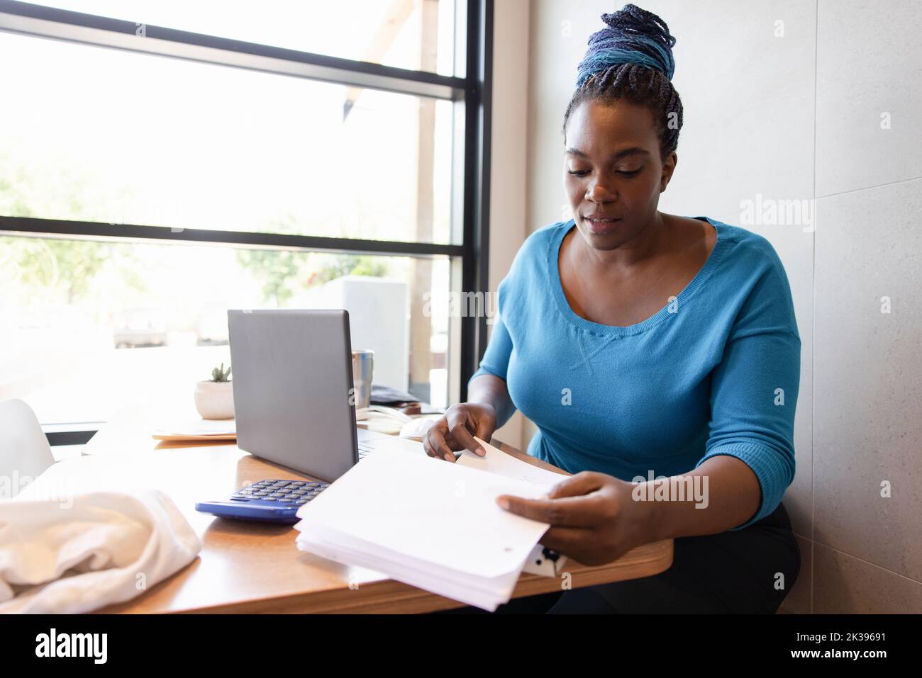 Manager review hi-res stock photography and images - Alamy