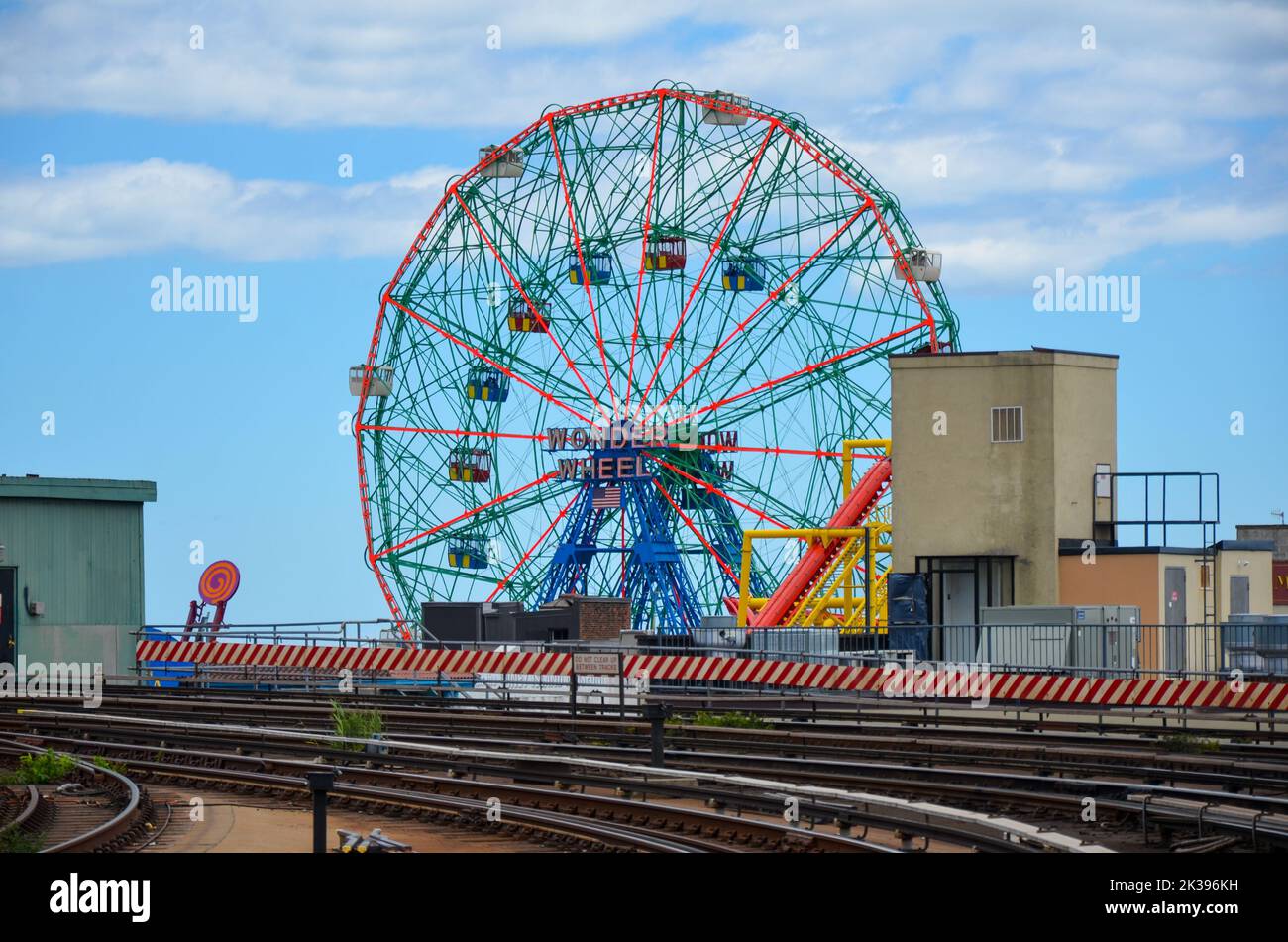 The Wonder Wheel at Deno's Wonder Wheel Amusement Park in Coney Island ...