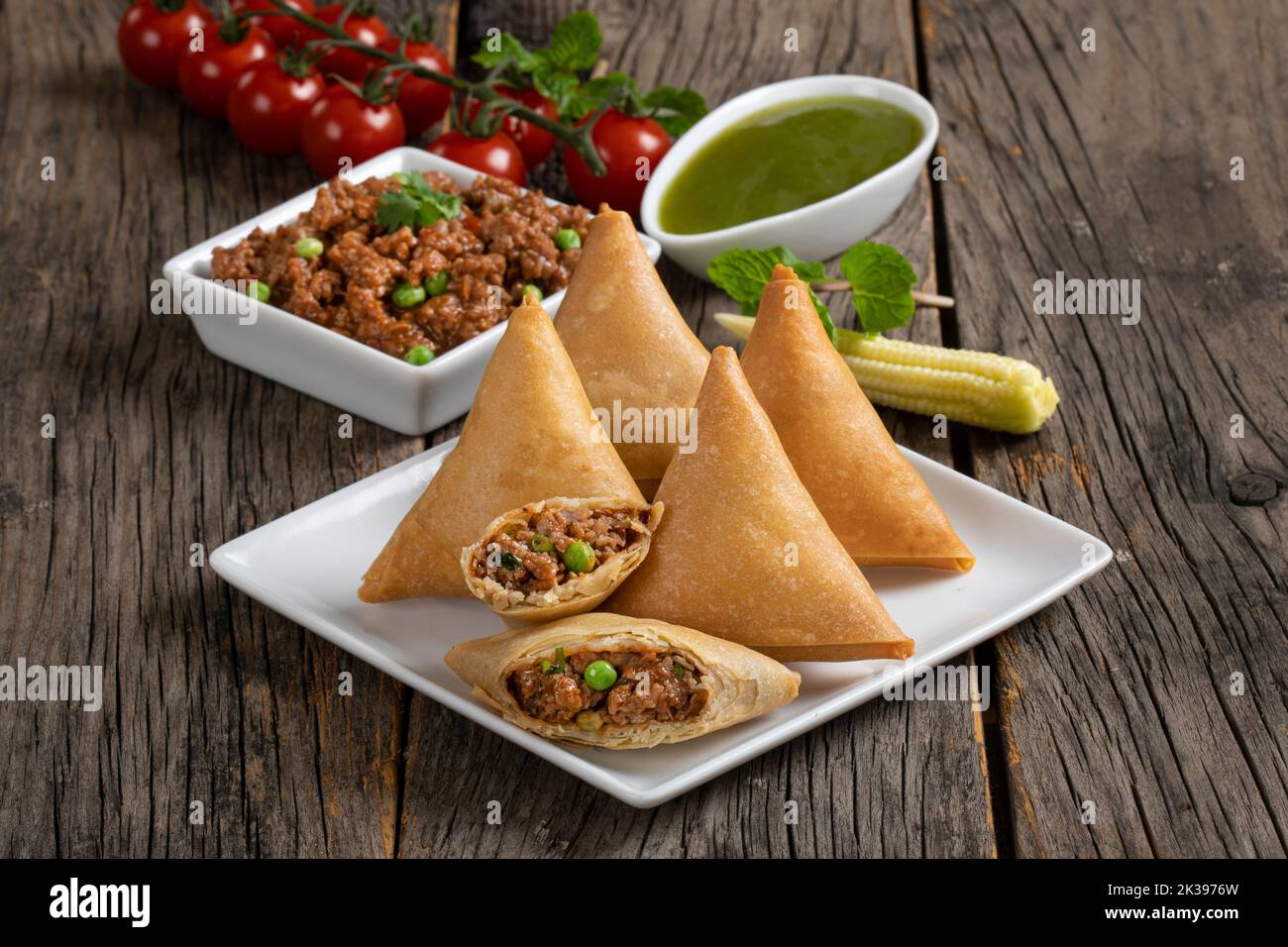 Sweet, tasty, fried indian dish samosha.Indian Delicious Deep Fried ...