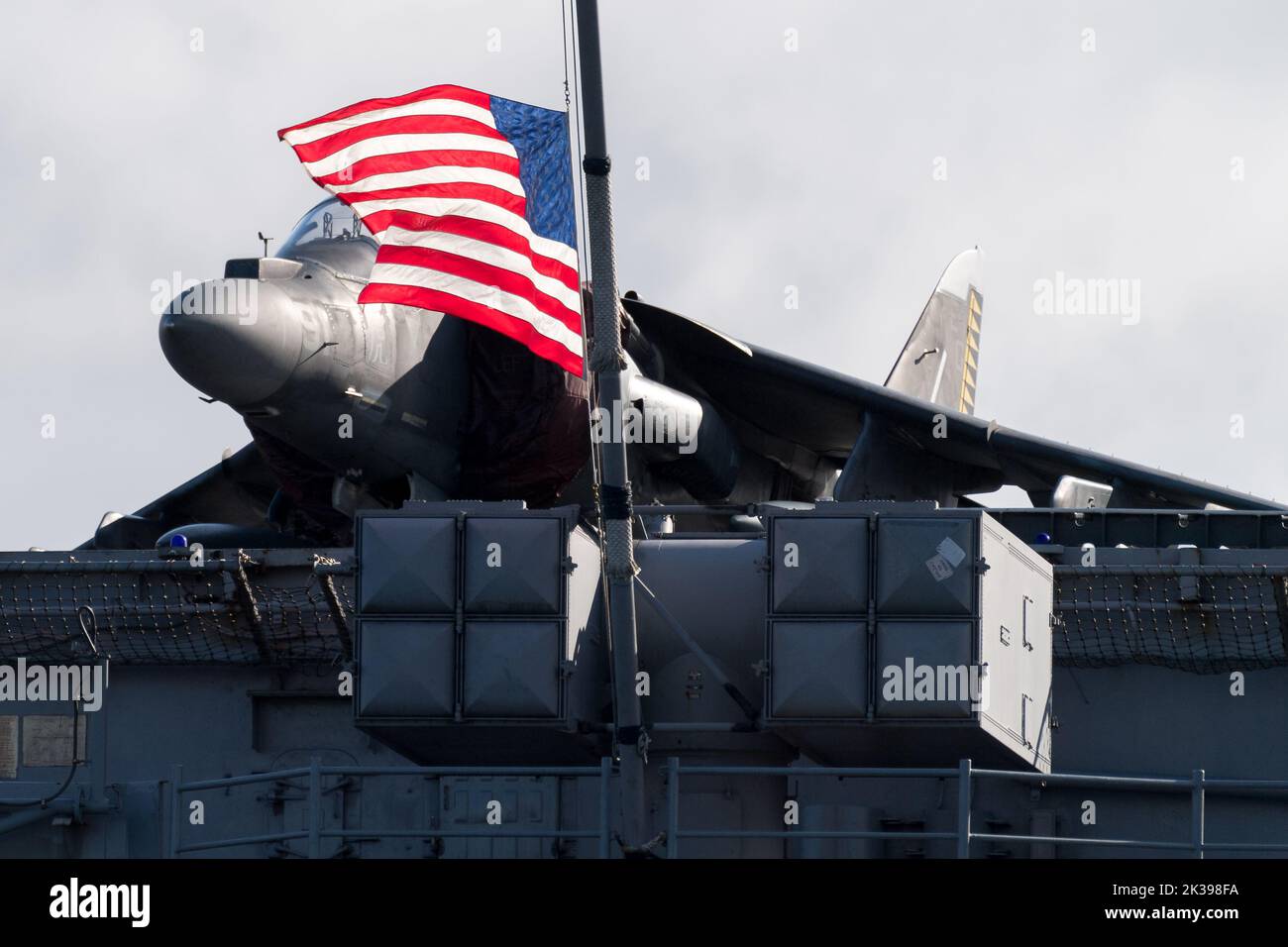 McDonnell Douglas AV-8B Harrier II V/STOL ground-attack aircraft on US ...