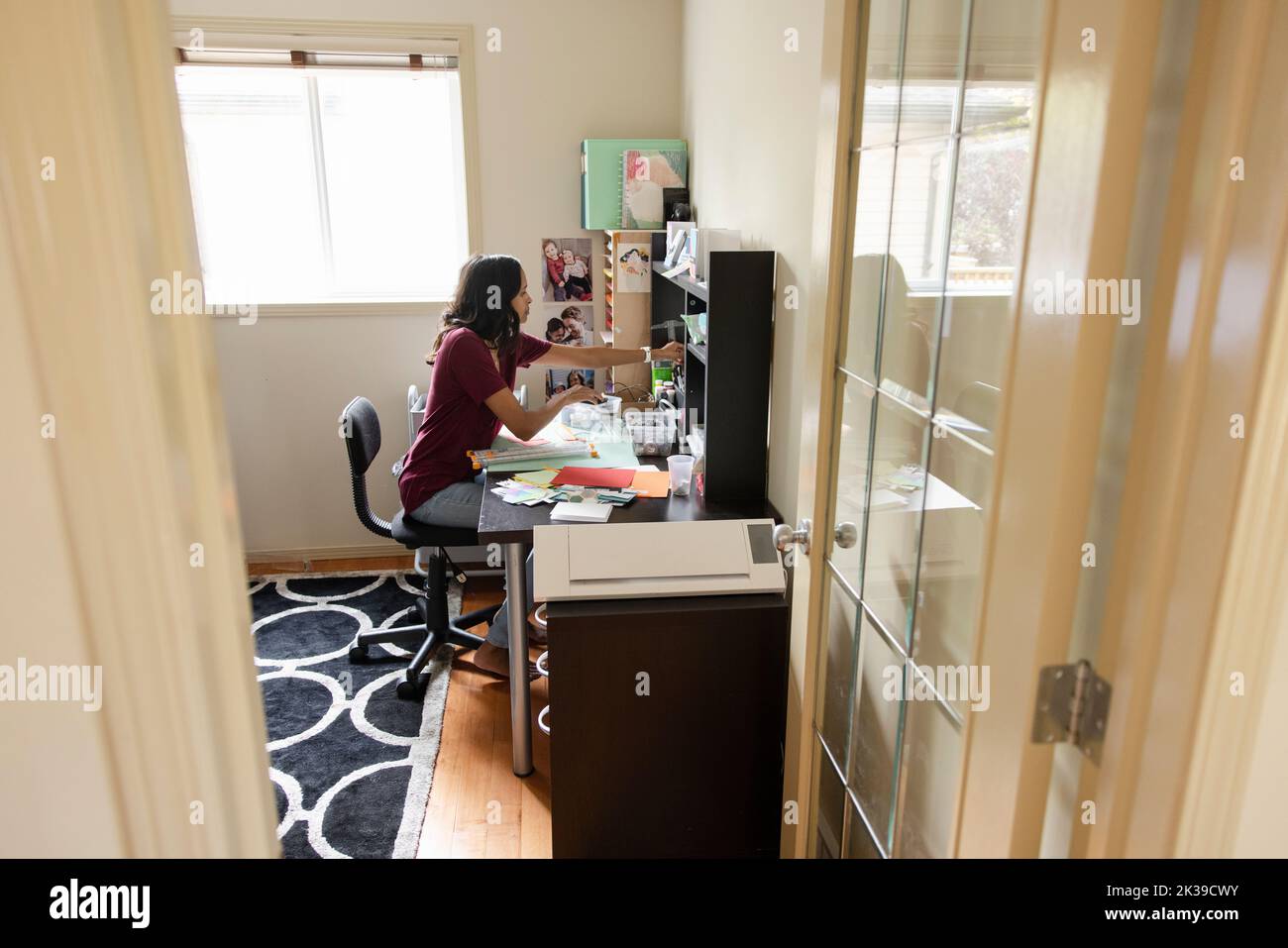 Doing craft hi-res stock photography and images - Alamy