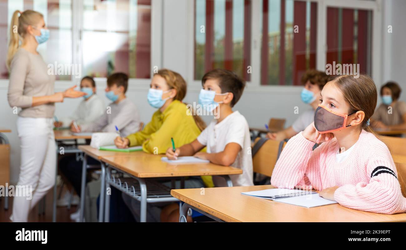 Classroom attire hi-res stock photography and images - Alamy