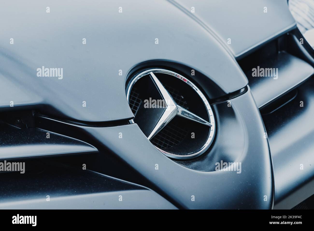 21 July 2022, Dusseldorf, Germany: Mercedes Benz logo on the front of a luxury expensive car ...