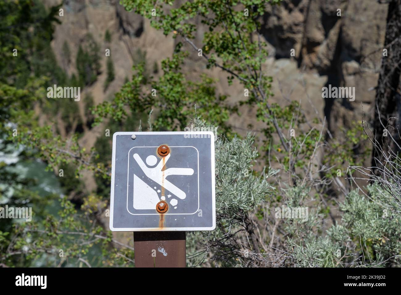 Warning sign loose rocks hi-res stock photography and images - Alamy