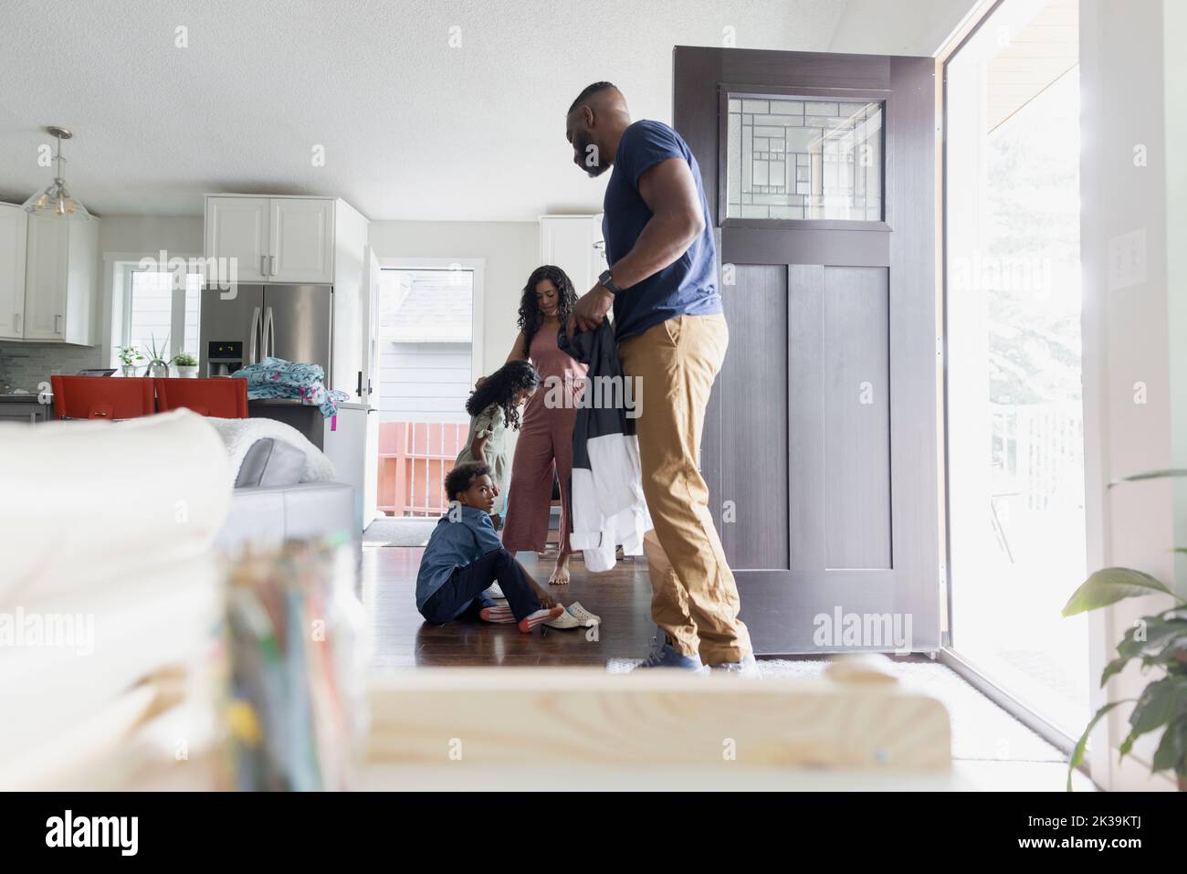 Family getting ready front door hi-res stock photography and images - Alamy