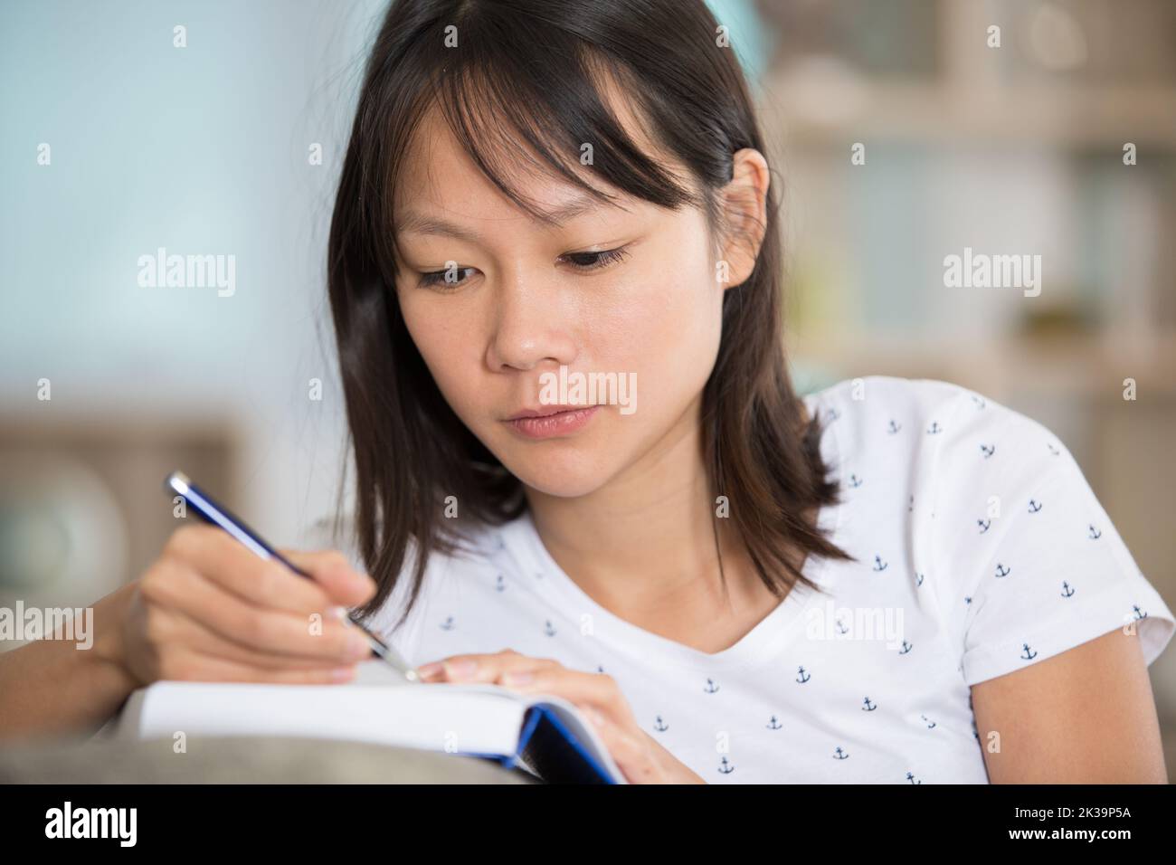 note and pencil Stock Photo - Alamy