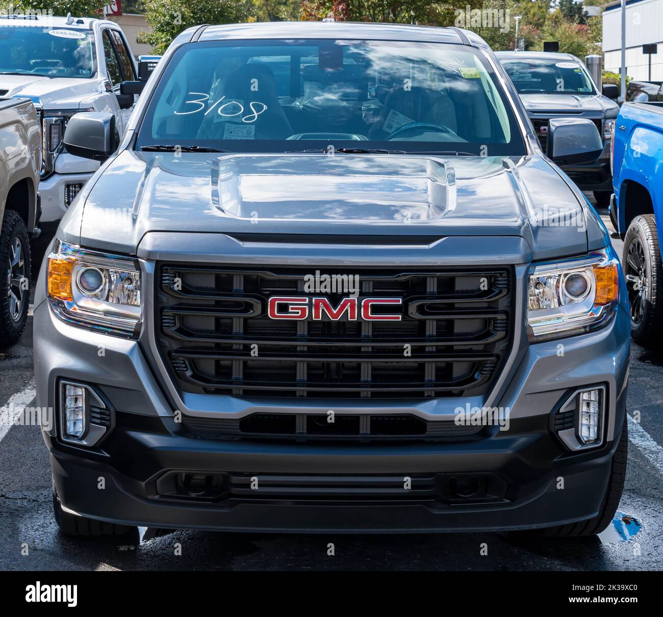 Luxurious pickup truck hi-res stock photography and images - Alamy