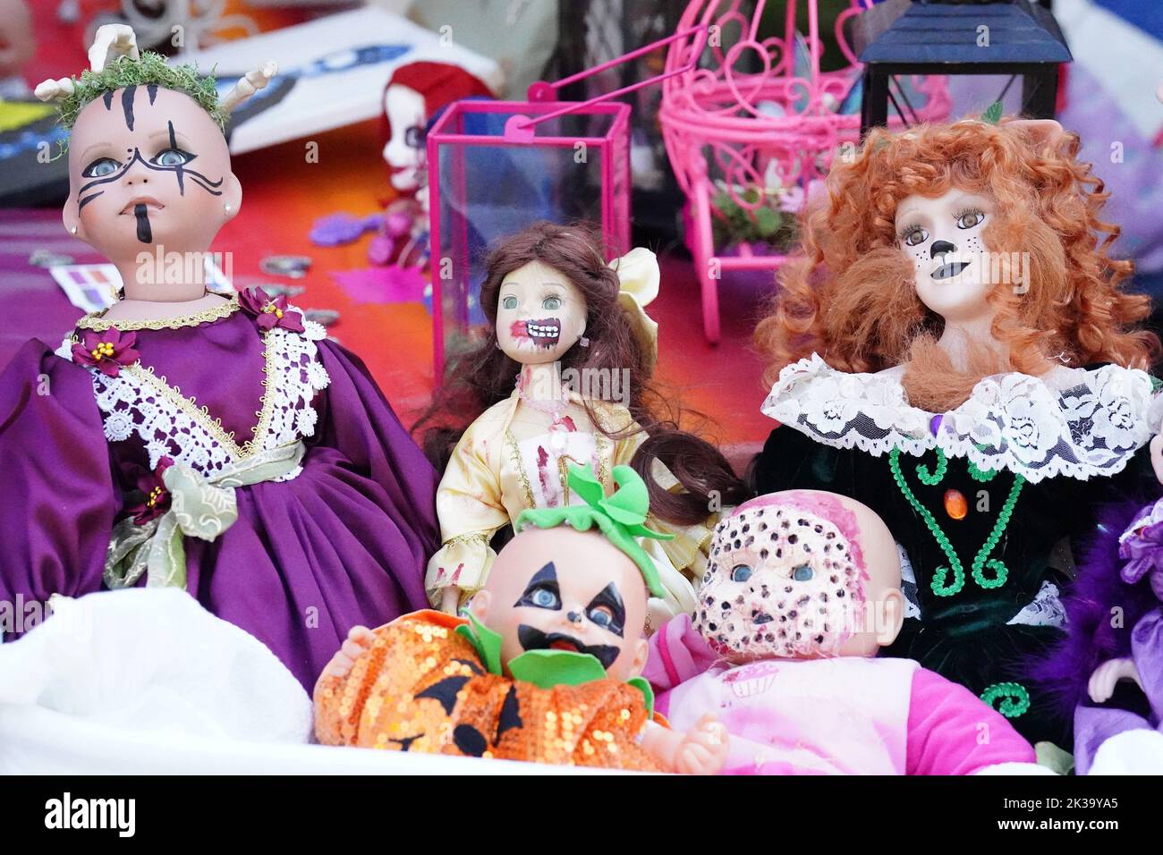 St. Louis, United States. 25th Sep, 2022. Dolls of all kinds are on ...